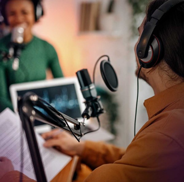 Netgear AV Line M4250-16XF 16-Port SFP+ Gigabit Managed Switch ...