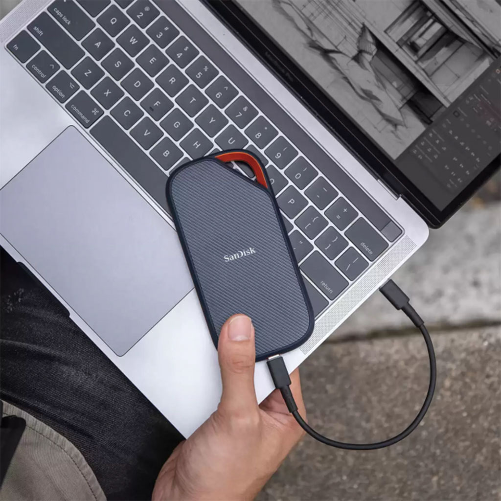 SanDisk Extreme PRO Portable 4TB USB 4 Type-C External SSD - SDSSDE82 ...